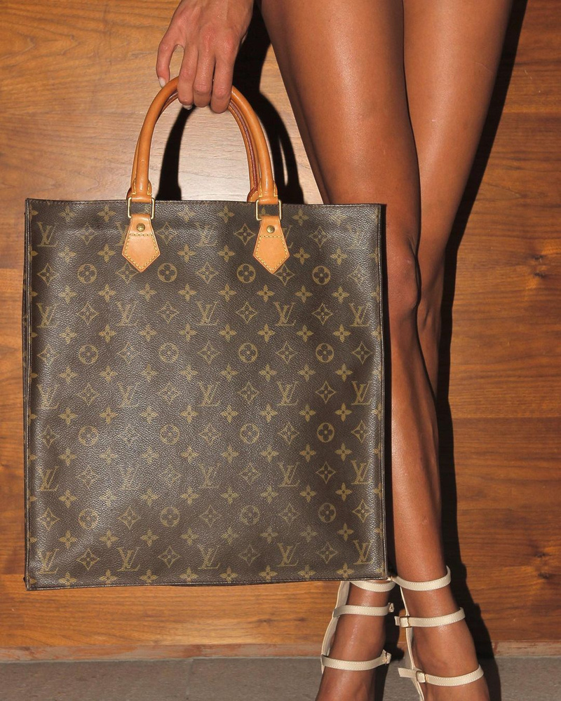 LOUIS VUITTON Vintage Sac Plat Bag | A Retro Tale