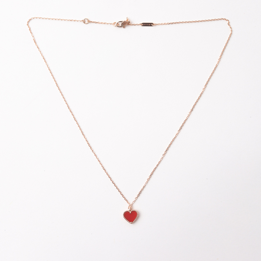 A Retro Tale - VAN CLEEF & ARPELS Vintage Sweet Alhambra Heart