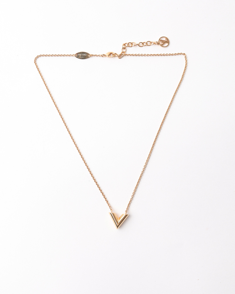 LOUIS VUITTON Vintage Essential V Necklace | A Retro Tale