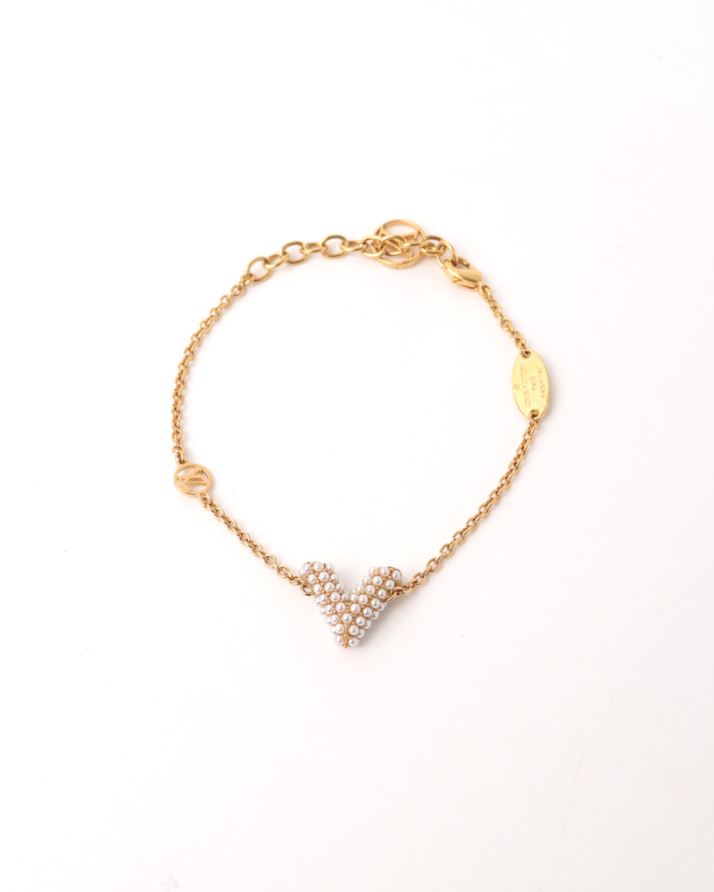 LOUIS VUITTON Vintage Essential V Bracelet | A Retro Tale