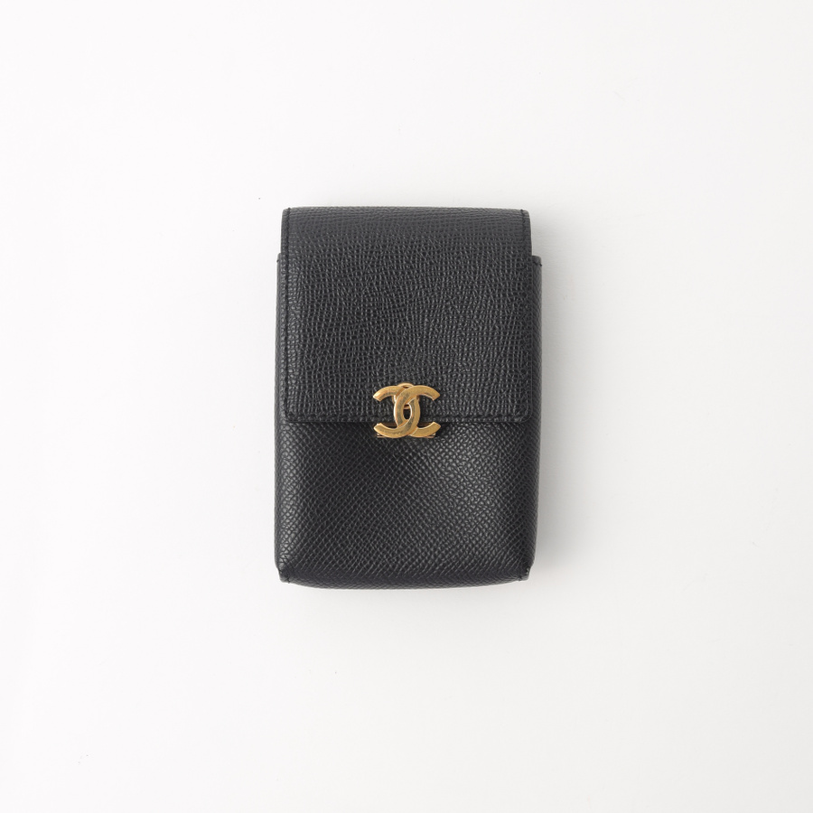 CHANEL Vintage CC Grained Cigarette Pouch | A Retro Tale