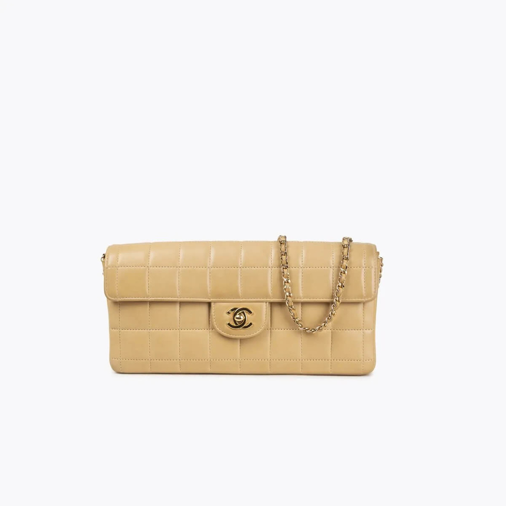 A Retro Tale - CHANEL Chocolate Bar Bag