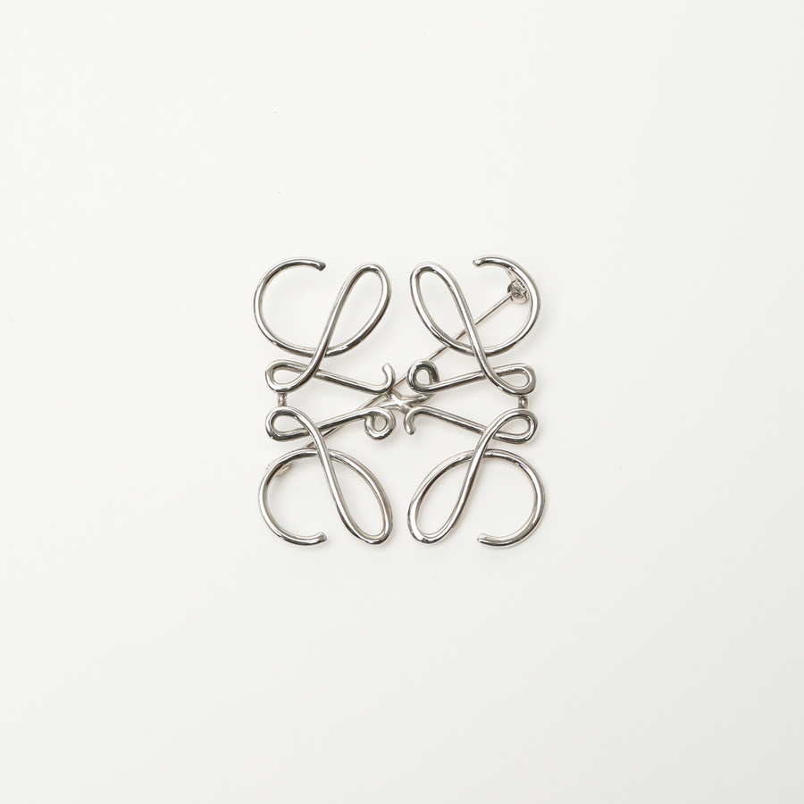 A Retro Tale - LOEWE Vintage Anagram Silver Brooch