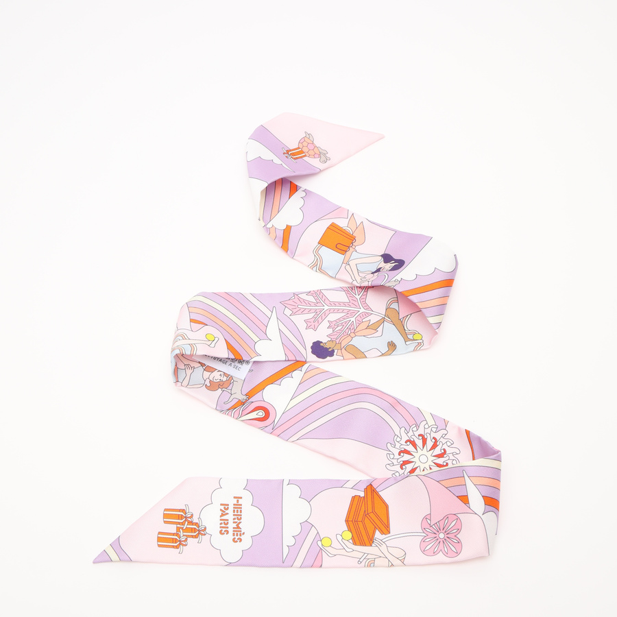 HERMÈS Vintage Carres Volants Twilly Silk Scarf | A Retro Tale