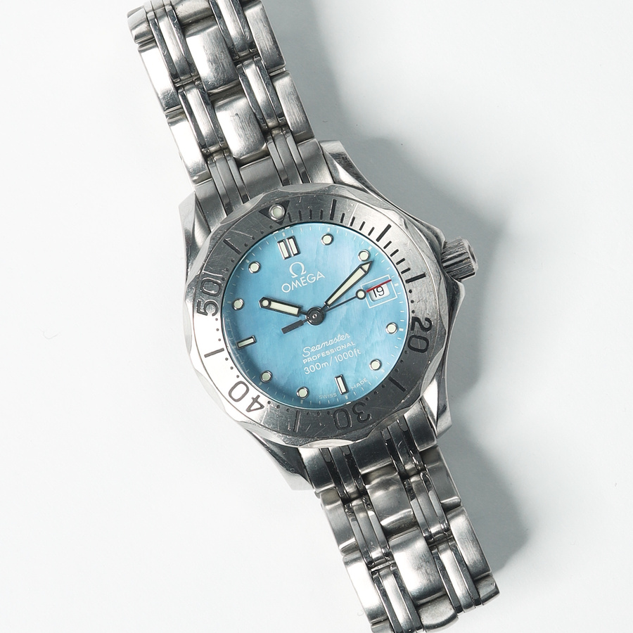 Vintage OMEGA Lady-Seamaster 300M Blue Pearl Dial Watch - A Retro Tale