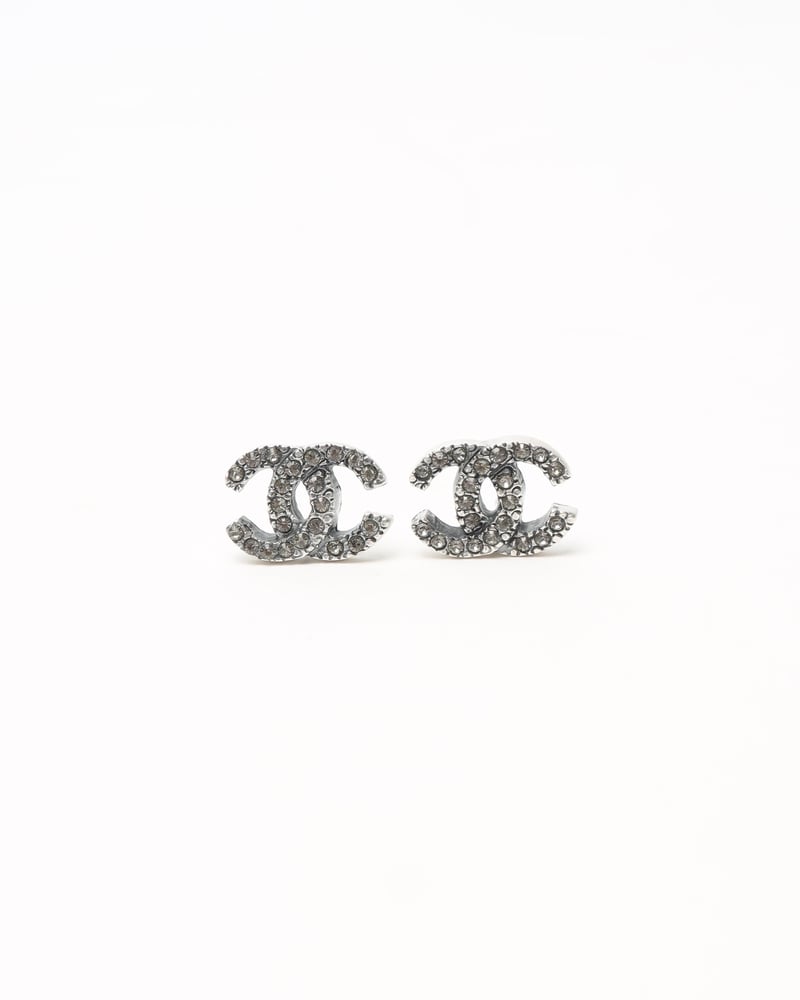 Chanel cc rhinestone earrings store