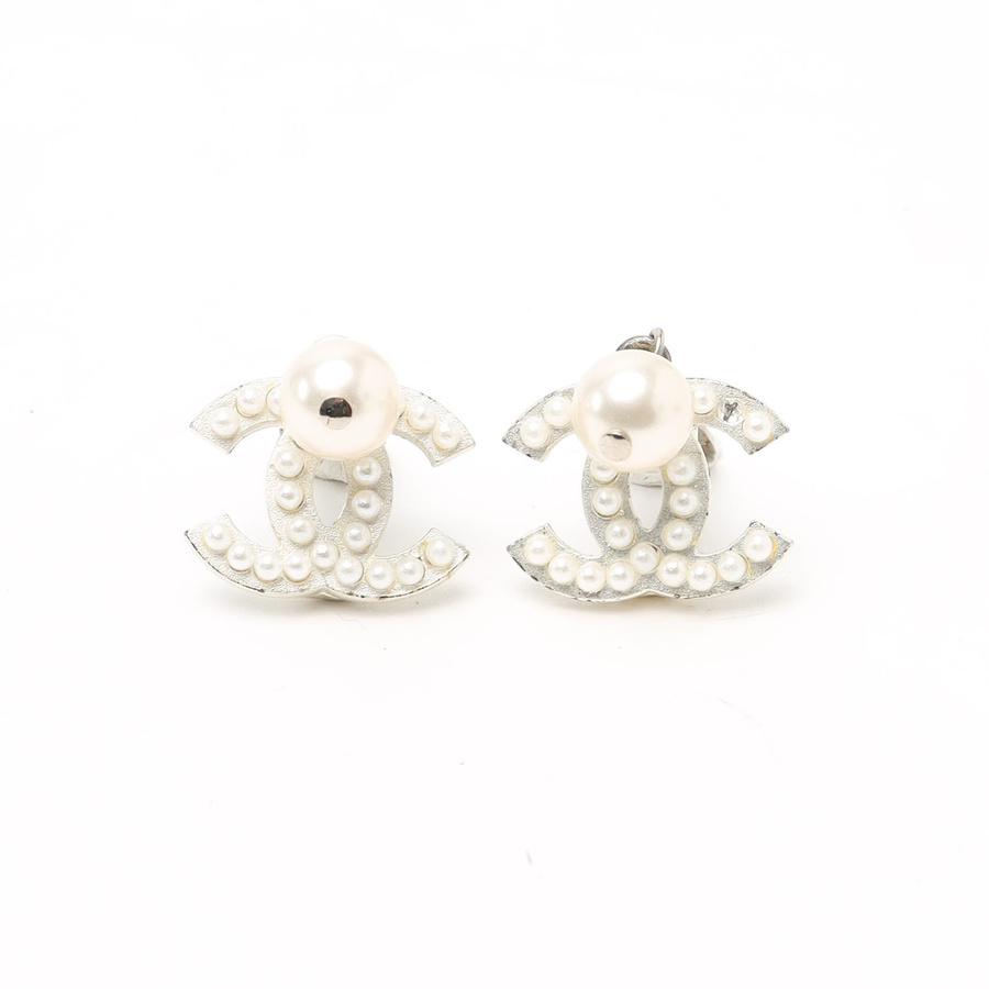 Vintage CHANEL Coco Mark Pearls Clip-on Earrings - A Retro Tale