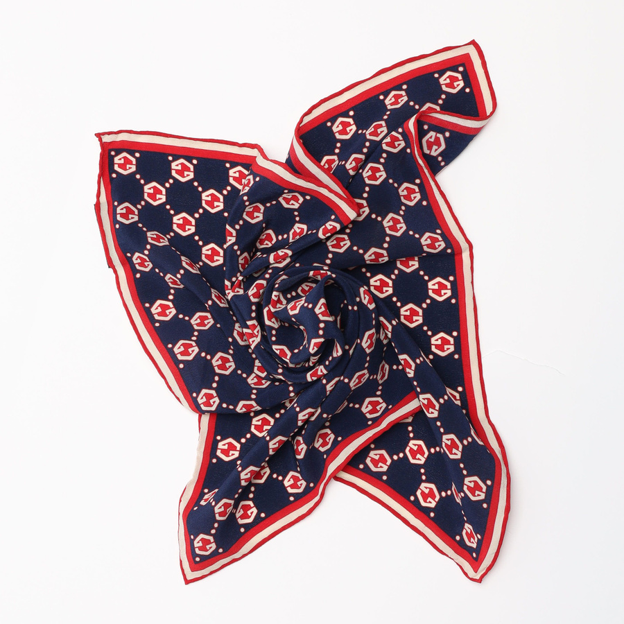 Vintage Gucci 41 Scarf Silk - A Retro Tale