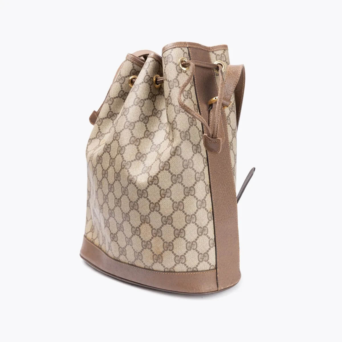 GUCCI GG Supreme Bucket Bag - A Retro Tale