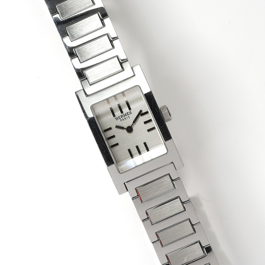 Vintage Hermès Tandem 19mm Full Set Watch TA1.210 - A Retro Tale