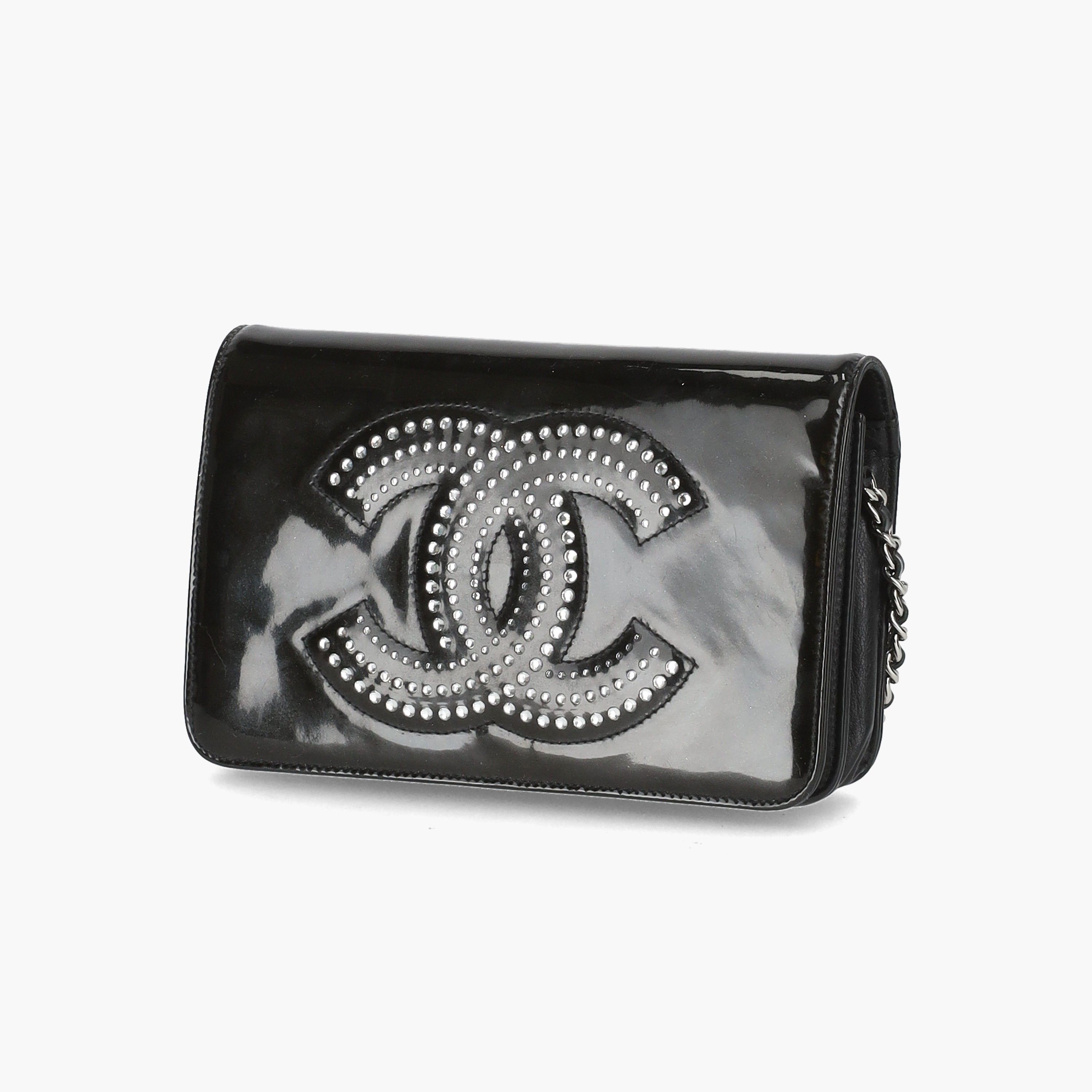 CHANEL Vintage Crystal Wallet on Chain - A Retro Tale