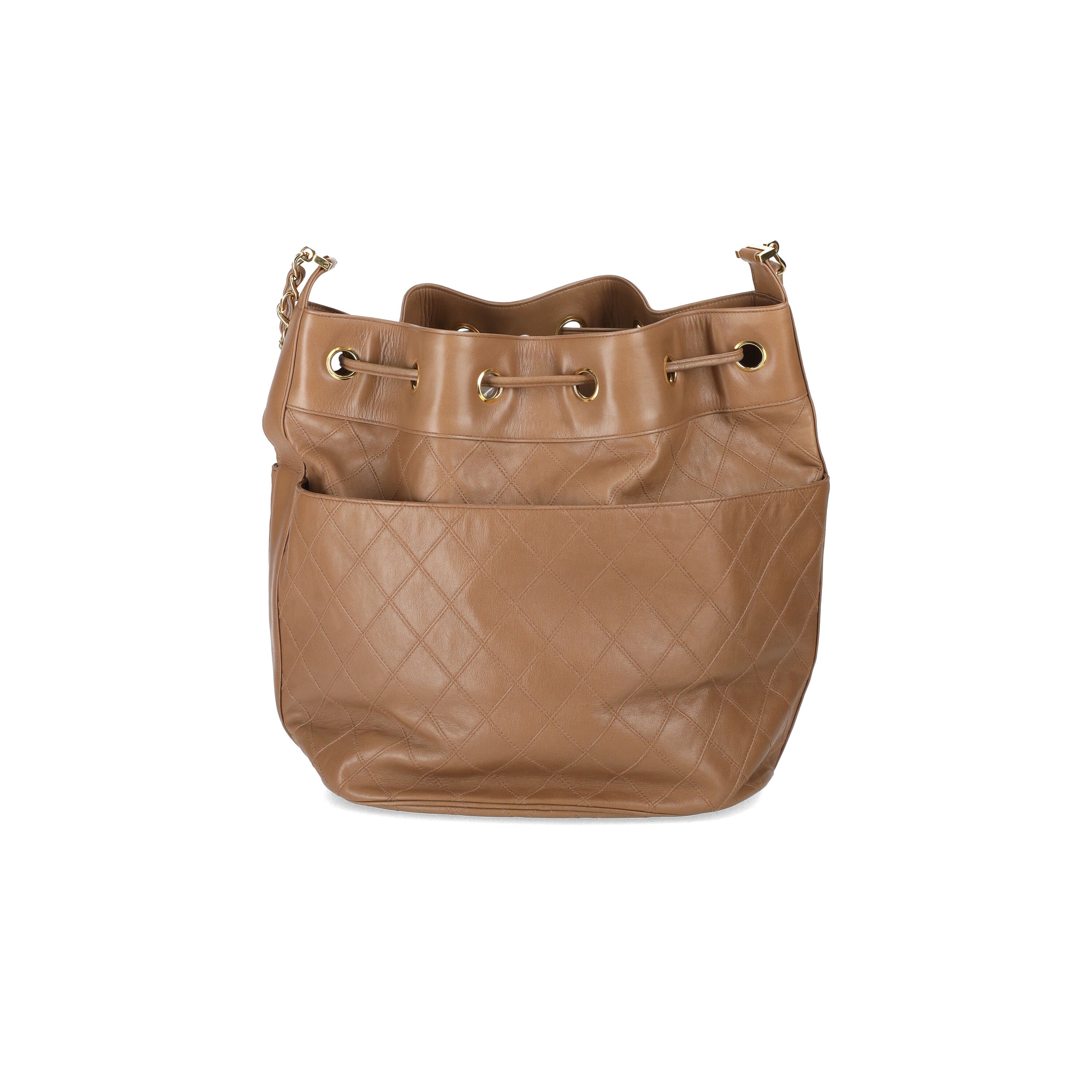 CHANEL Vintage bucket bag - A Retro Tale