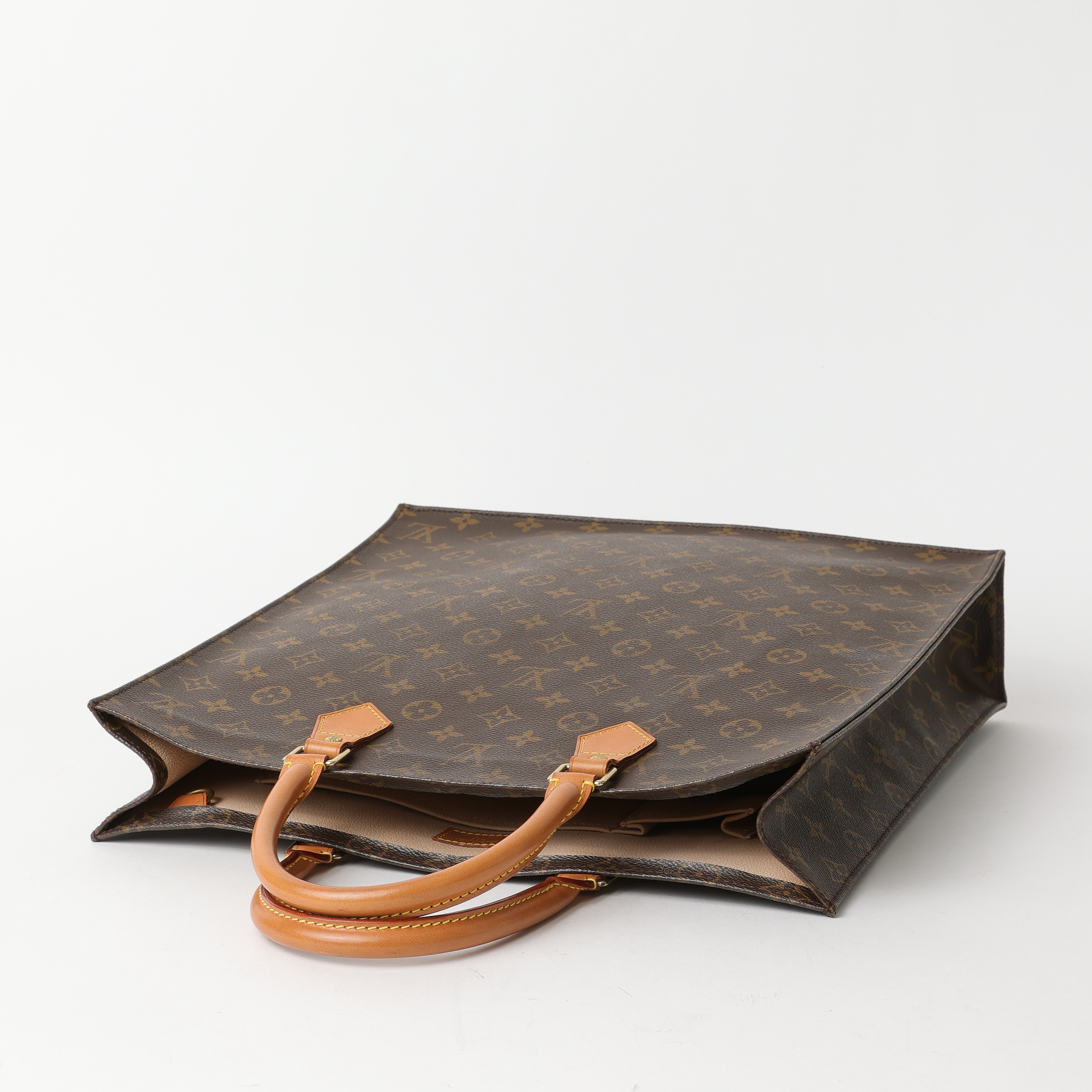LOUIS VUITTON Vintage Sac Plat - A Retro Tale