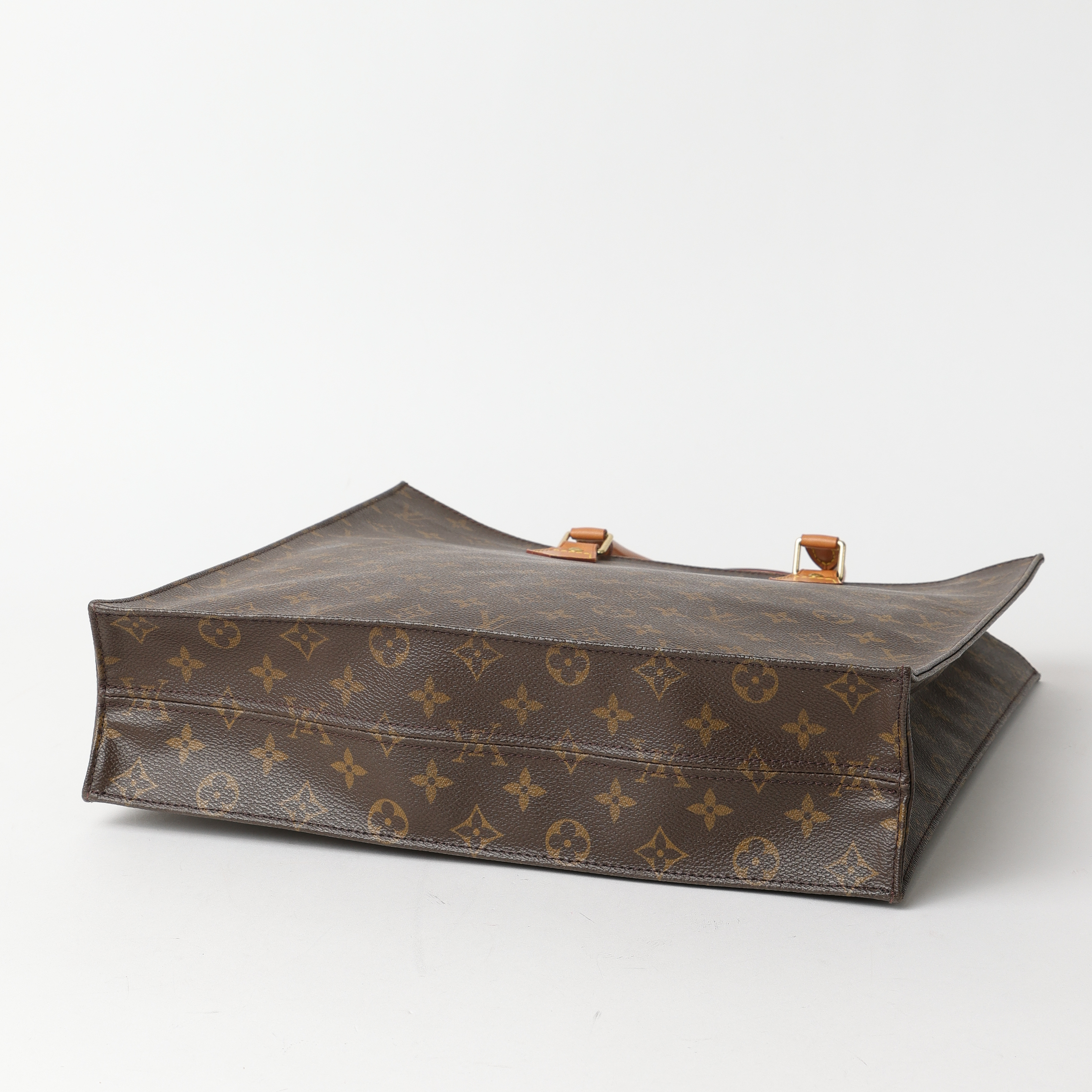 LOUIS VUITTON Vintage Sac Plat - A Retro Tale