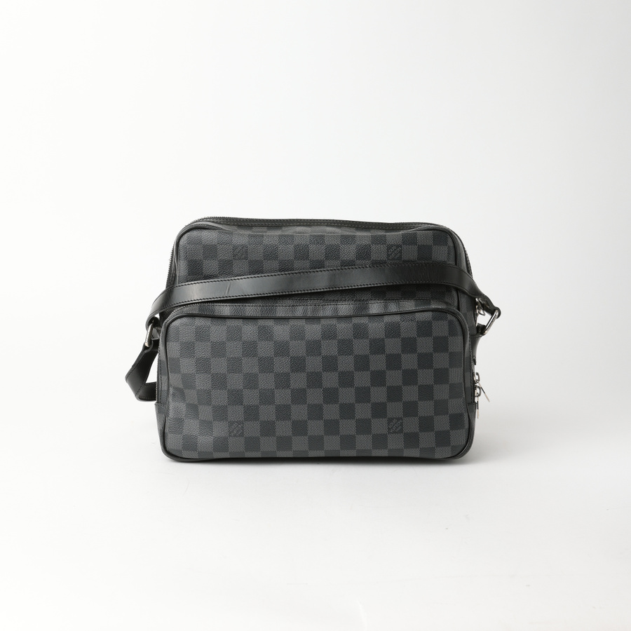 Vintage LOUIS VUITTON Damier Graphite Leoh Messenger Bag - A Retro Tale