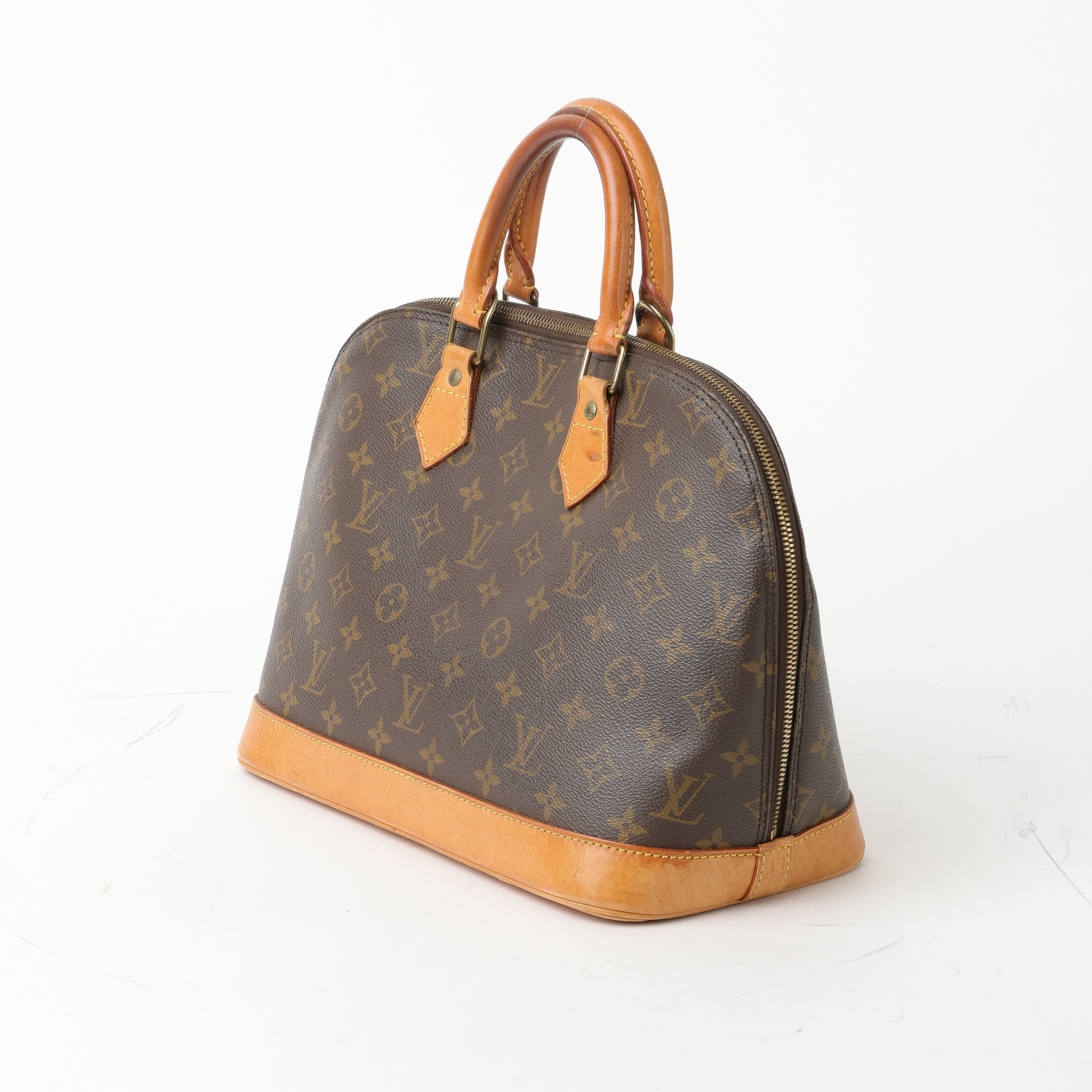 LOUIS VUITTON Vintage Monogram Alma MM Bag - A Retro Tale