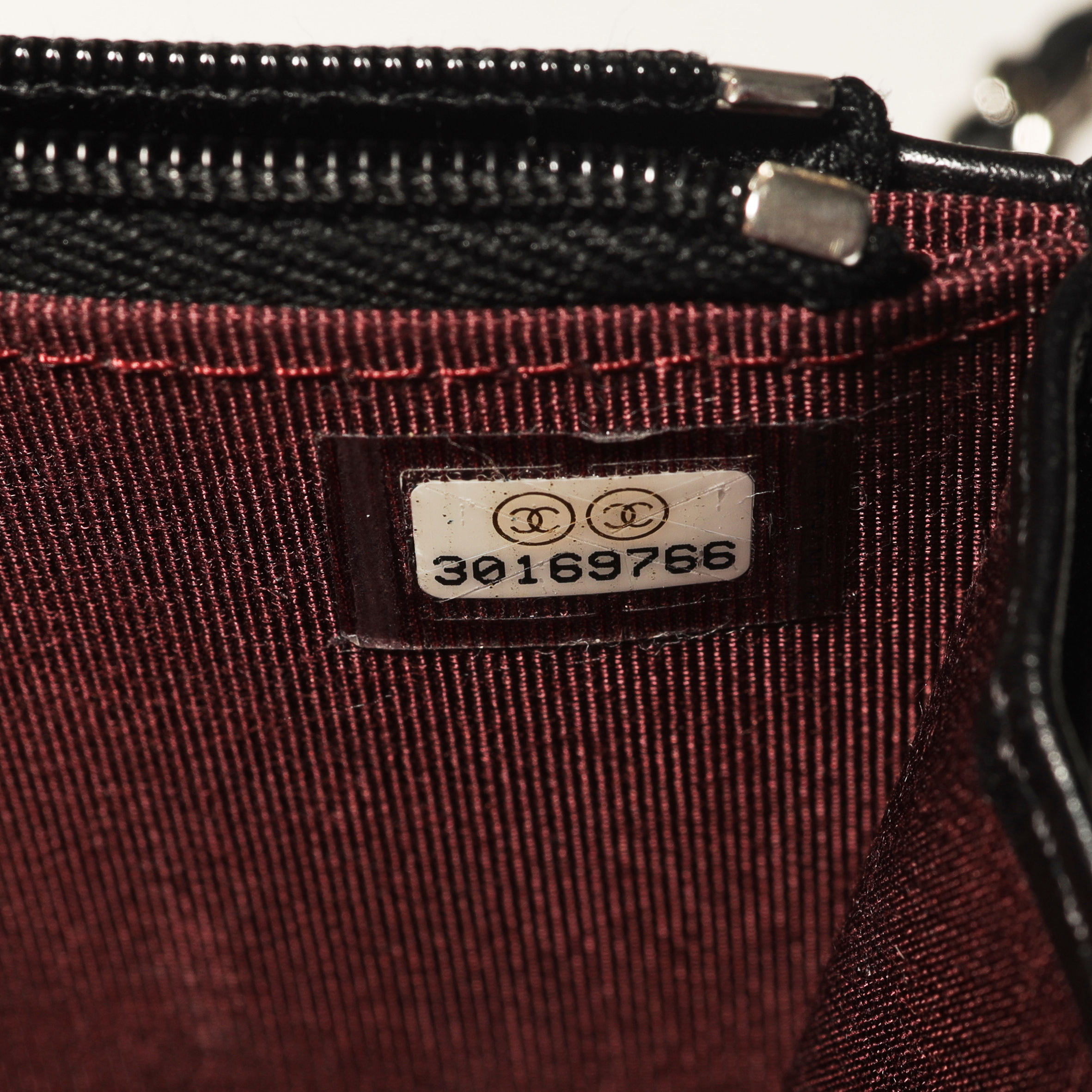 CHANEL Vintage Wallet On Chain - A Retro Tale