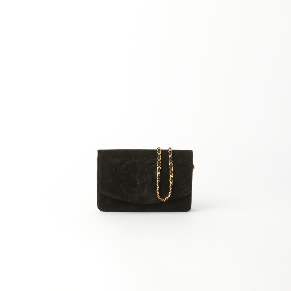 CHANEL Vintage CC Wallet On Chain - A Retro Tale
