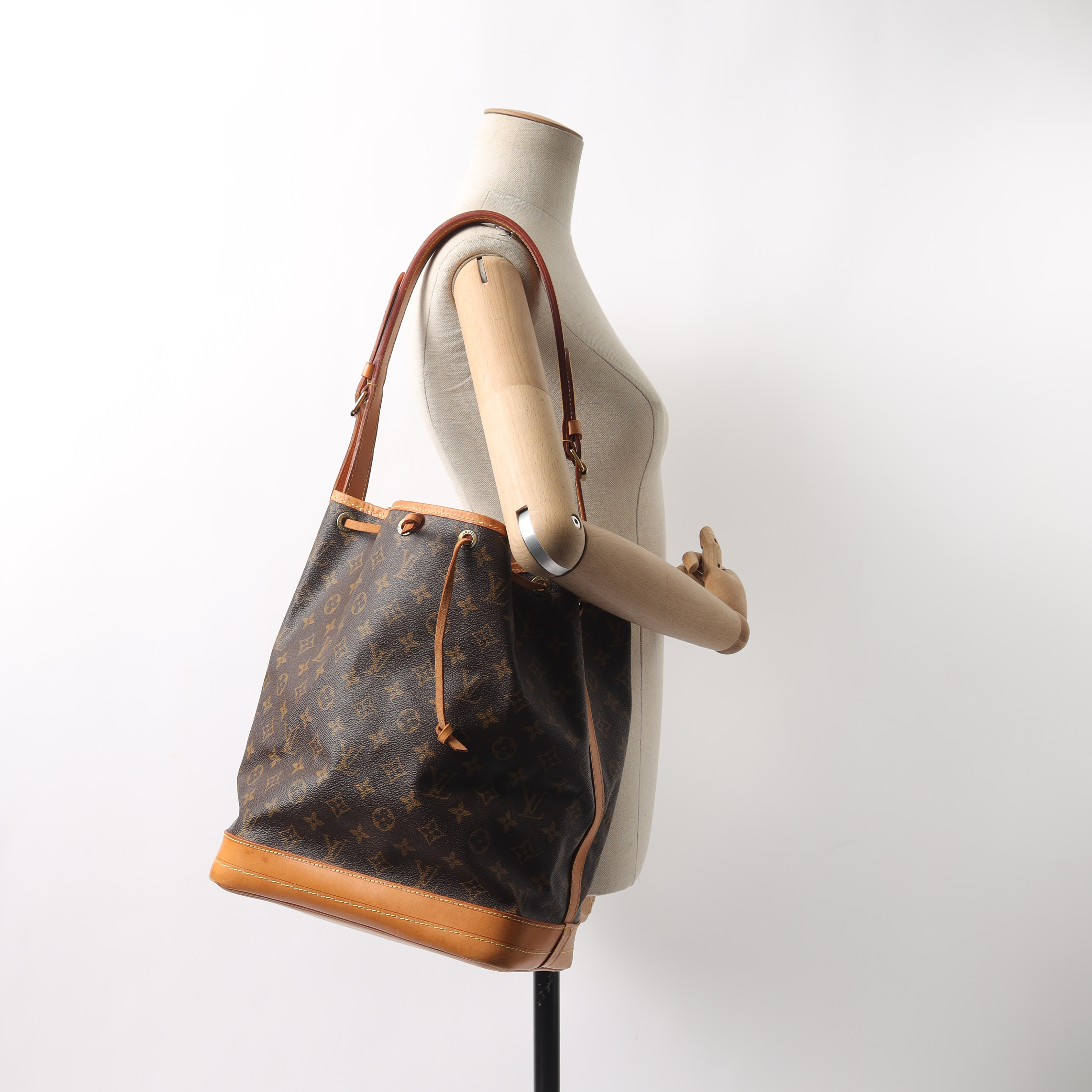 LOUIS VUITTON Vintage Monogram Noè GM Shoulder Bag - A Retro Tale